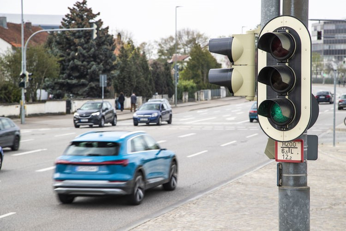 Audi introducing its traffic signal information system in Europe ...