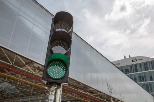 4G cellular V2I communication with traffic lights trial kicks off ...