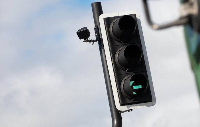 LED traffic lights will reduce CO2 emissions in Liverpool | Traffic ...